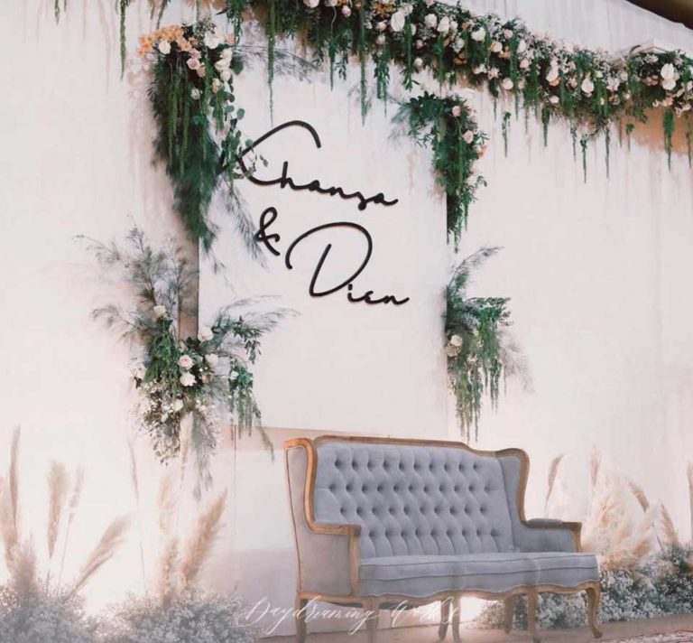 Hiasan Backdrop Lamaran - Paper Flower Backdrop Banner Dekorasi Lamaran ...